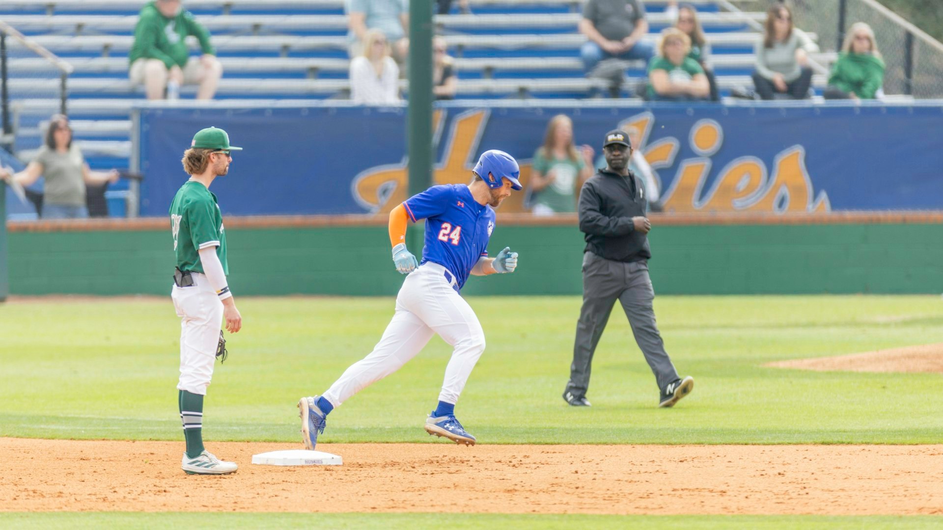 BSB: HCU Claims Series Finale Against EMU - Houston Christian ...
