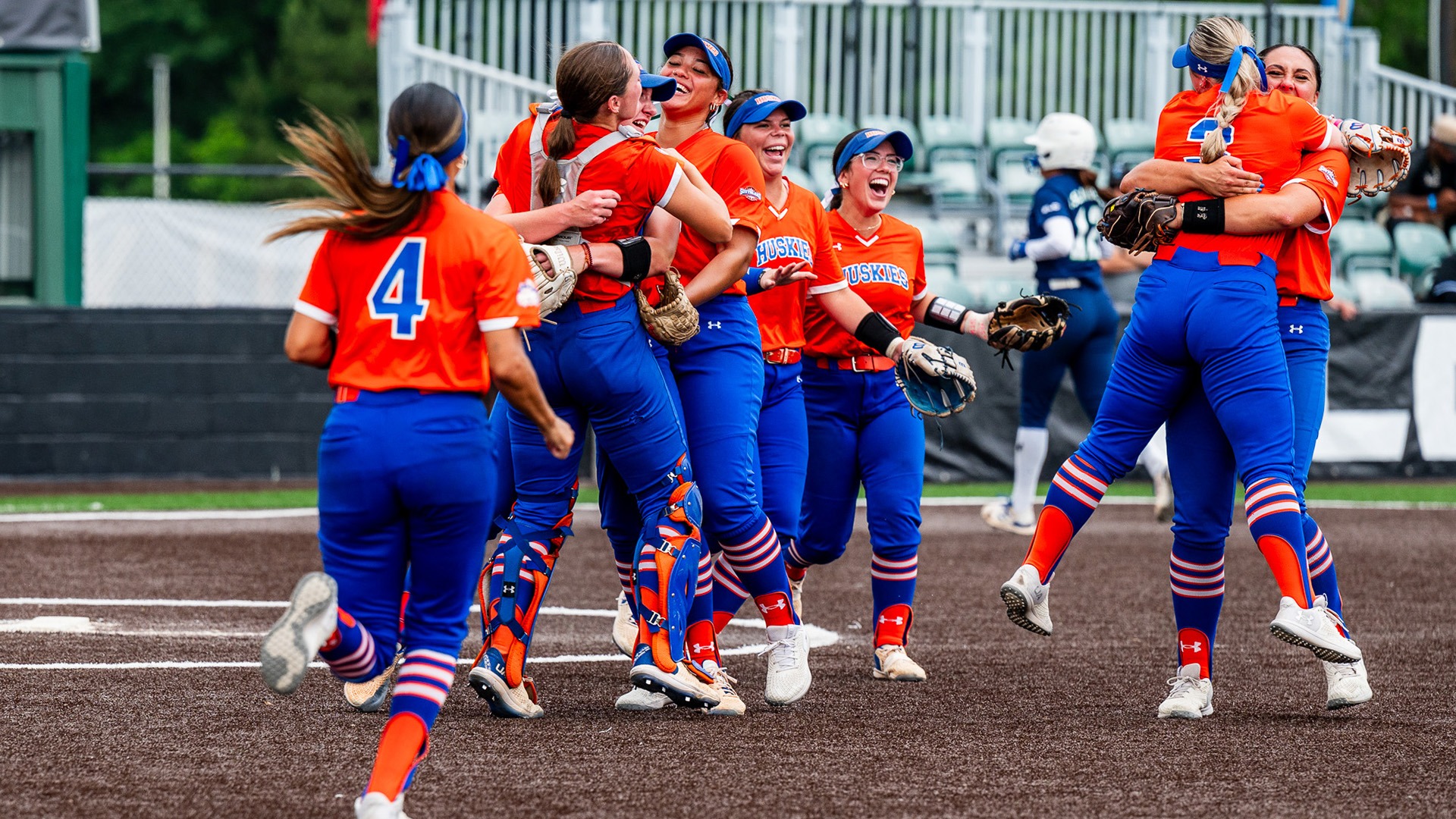 Tabitha Burnett - Softball - Houston Christian University Athletics