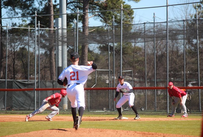 Warriors Split the Day in Conway Sunday - Hendrix College Athletics