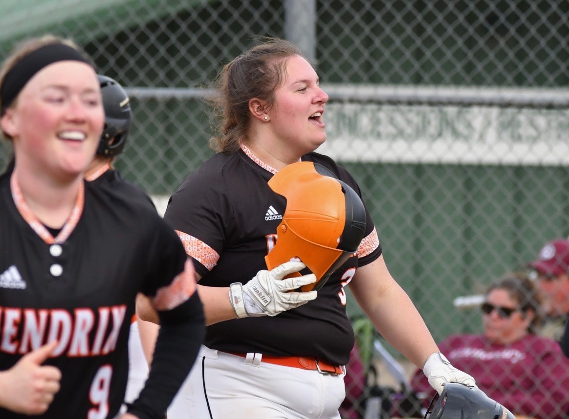 Softball Sweeps Warrior Spring Fling for 4-0 Start - Hendrix College ...