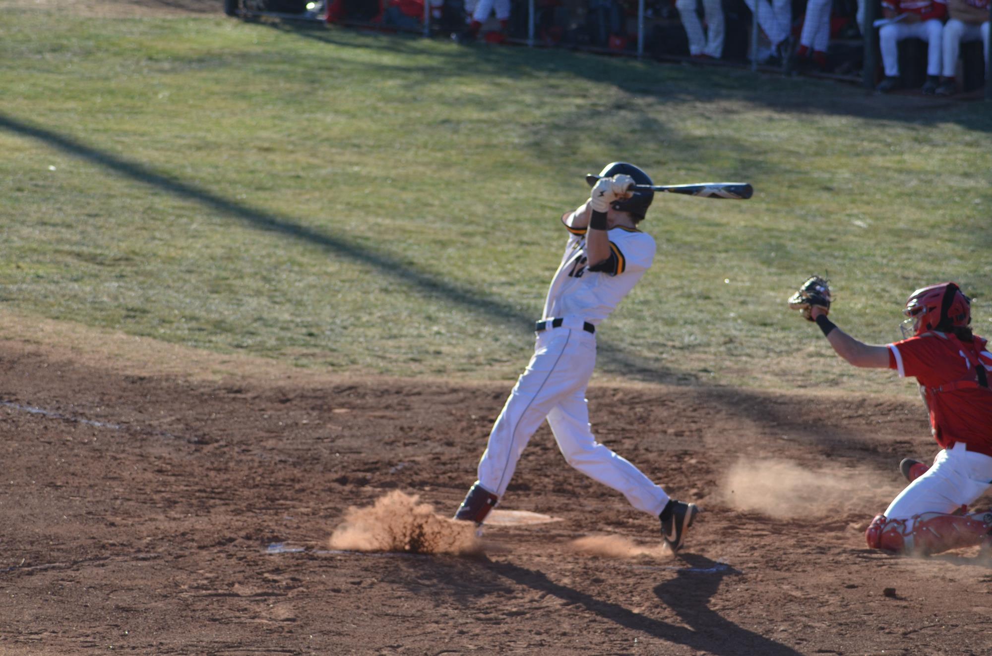 Larks Comeback Falls Short to Jets - Hesston College