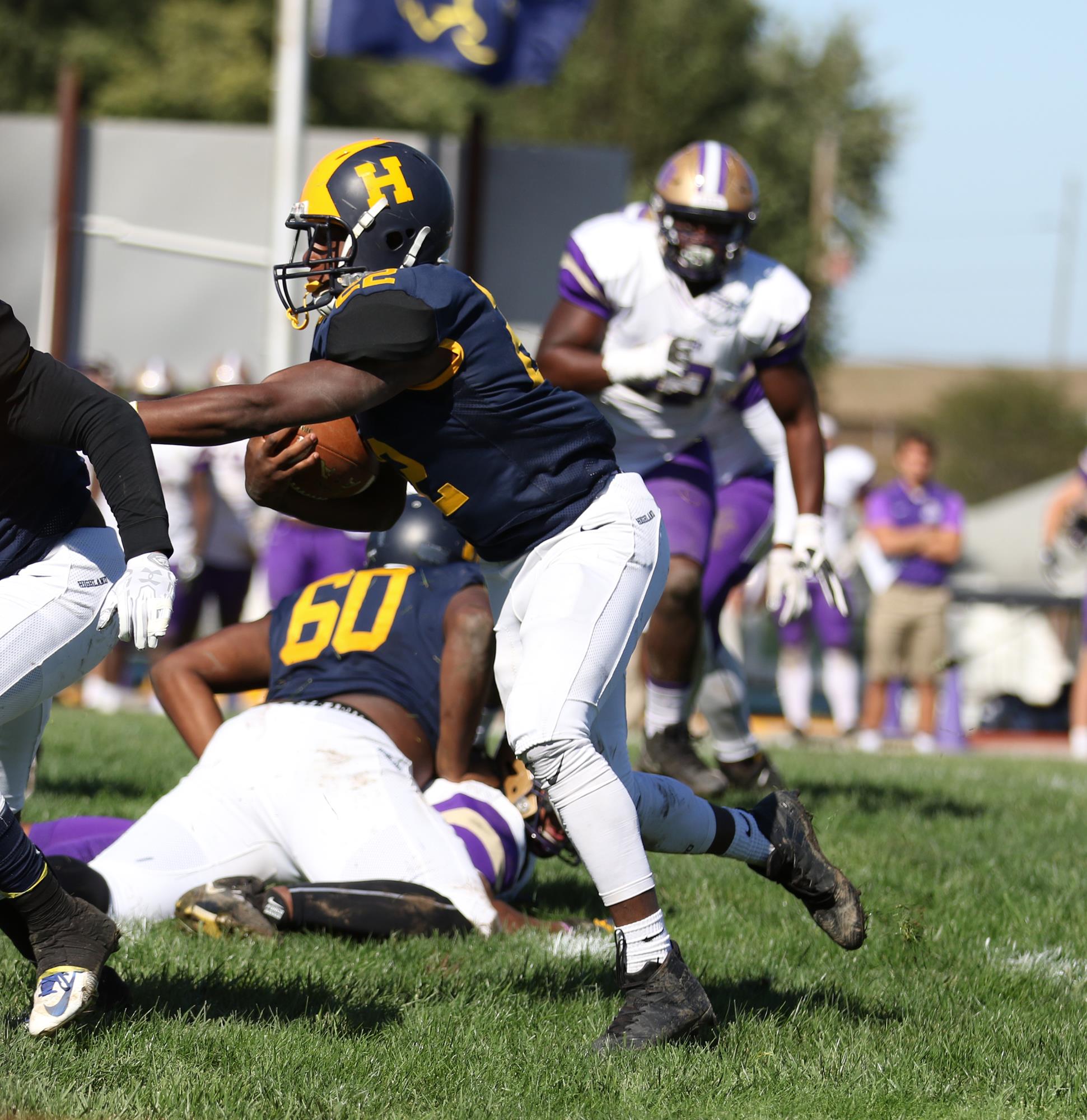 Deontae Hull - Football - Highland Community College Athletics