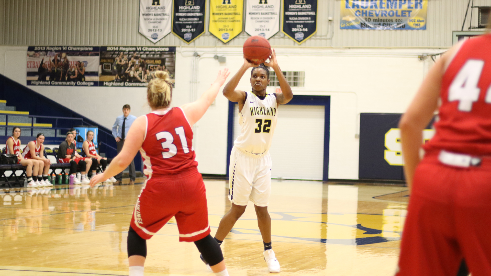 Janiya Davis - Women's Basketball - Highland Community College Athletics
