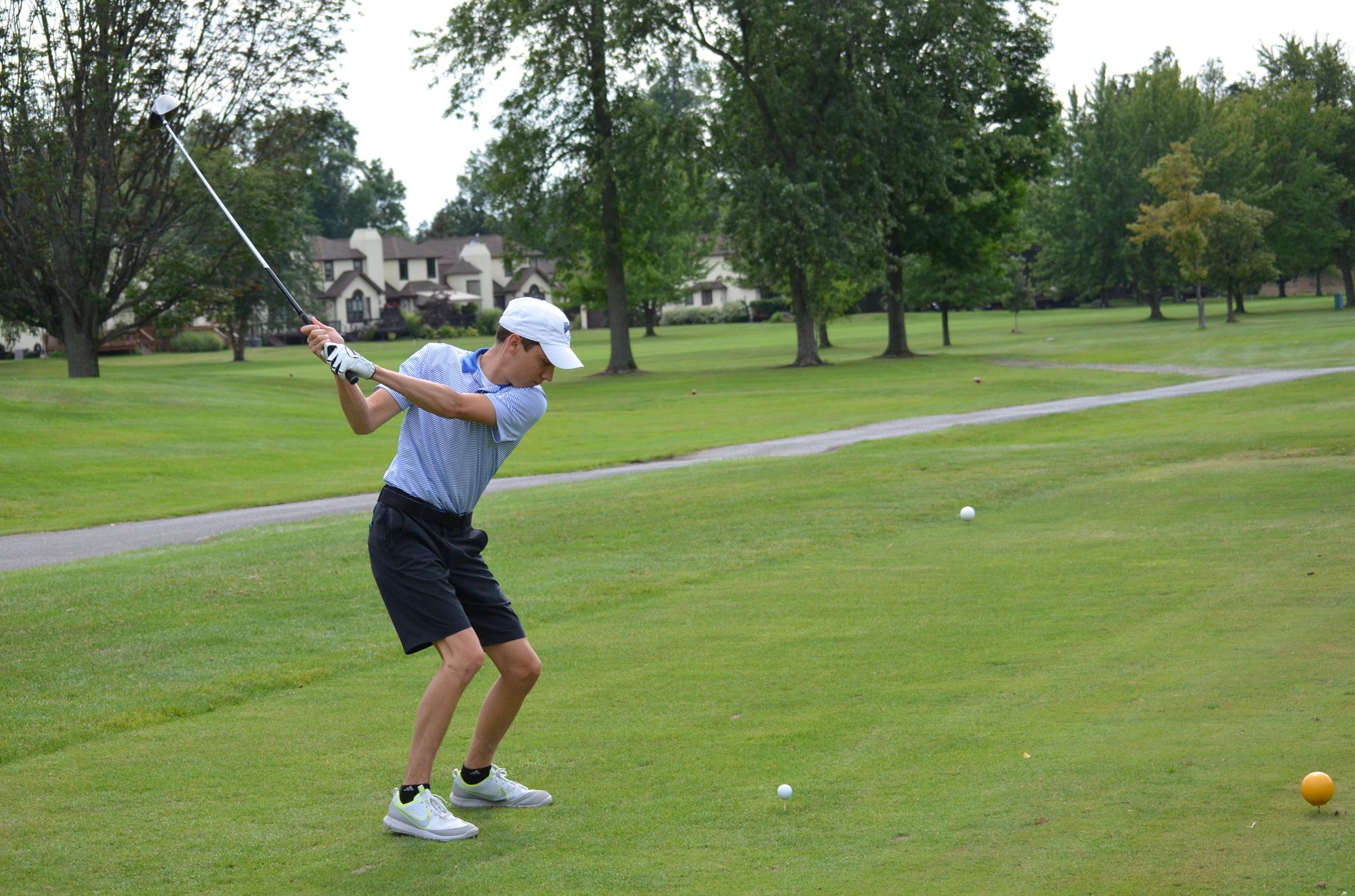 Nathan Mann - Mixed Golf - Hilbert College Athletics