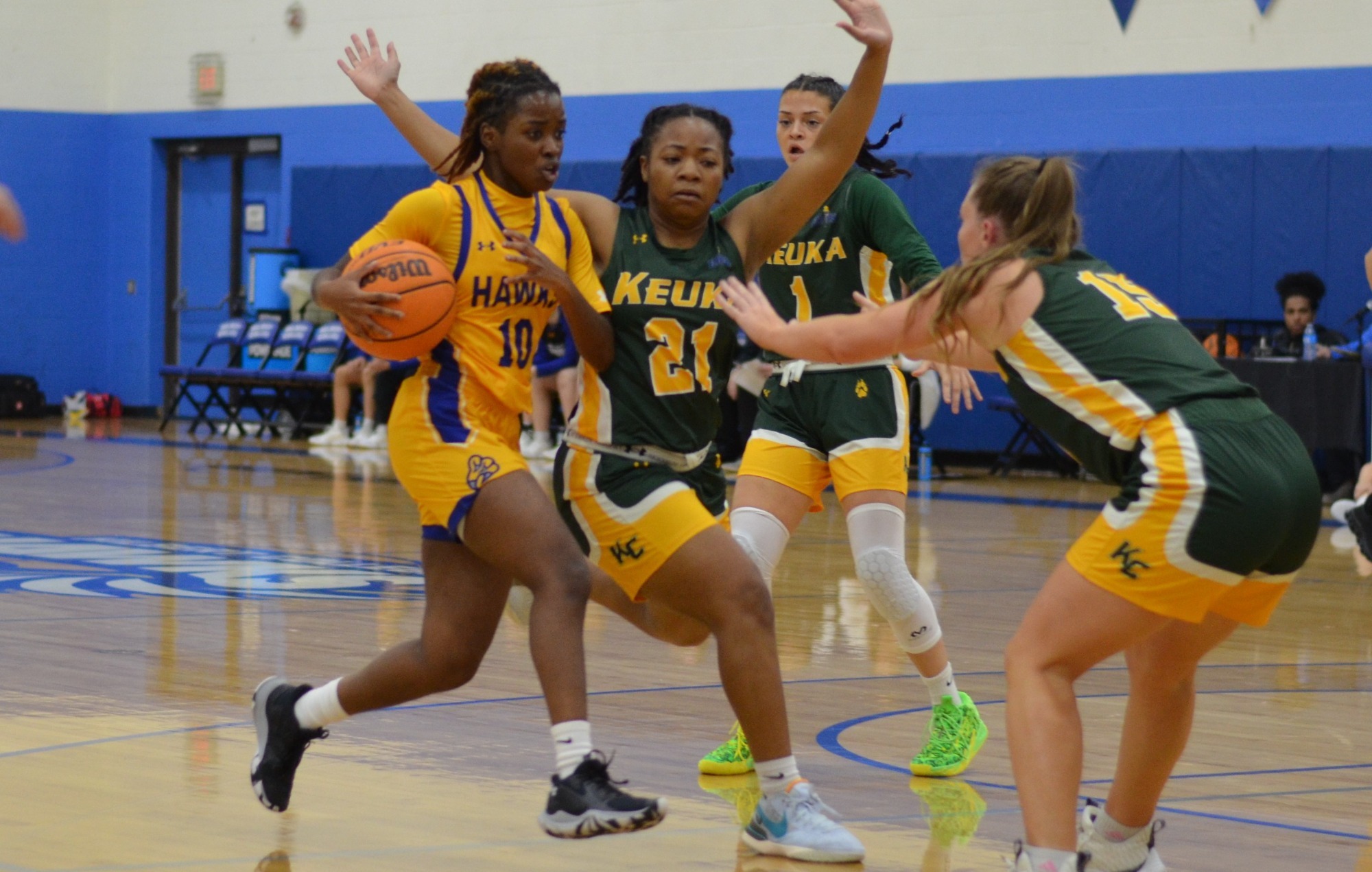 Women's Basketball Couldn't Get Over the Hump in the 3-point Loss at ...