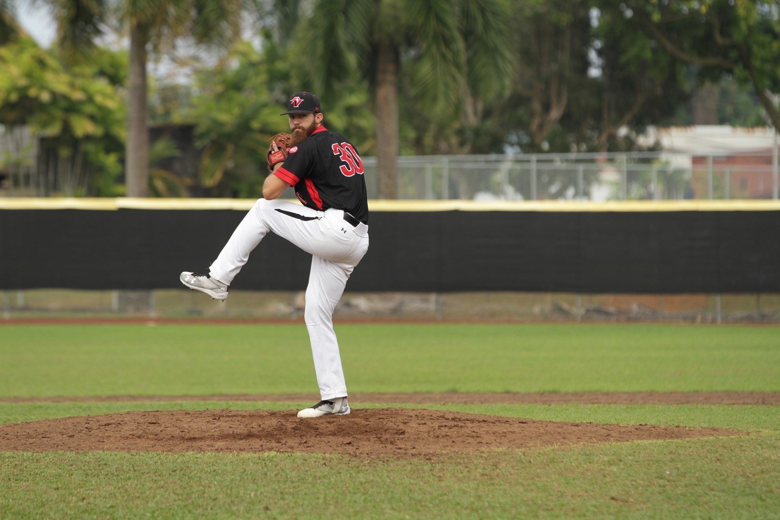 Thomas Warren - Baseball - Hawai'i Hilo Vulcans Athletics