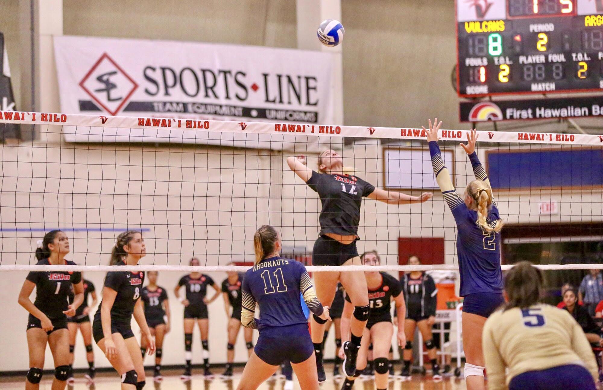 Kiley Davis - Women's Volleyball - Hawai'i Hilo Vulcans Athletics