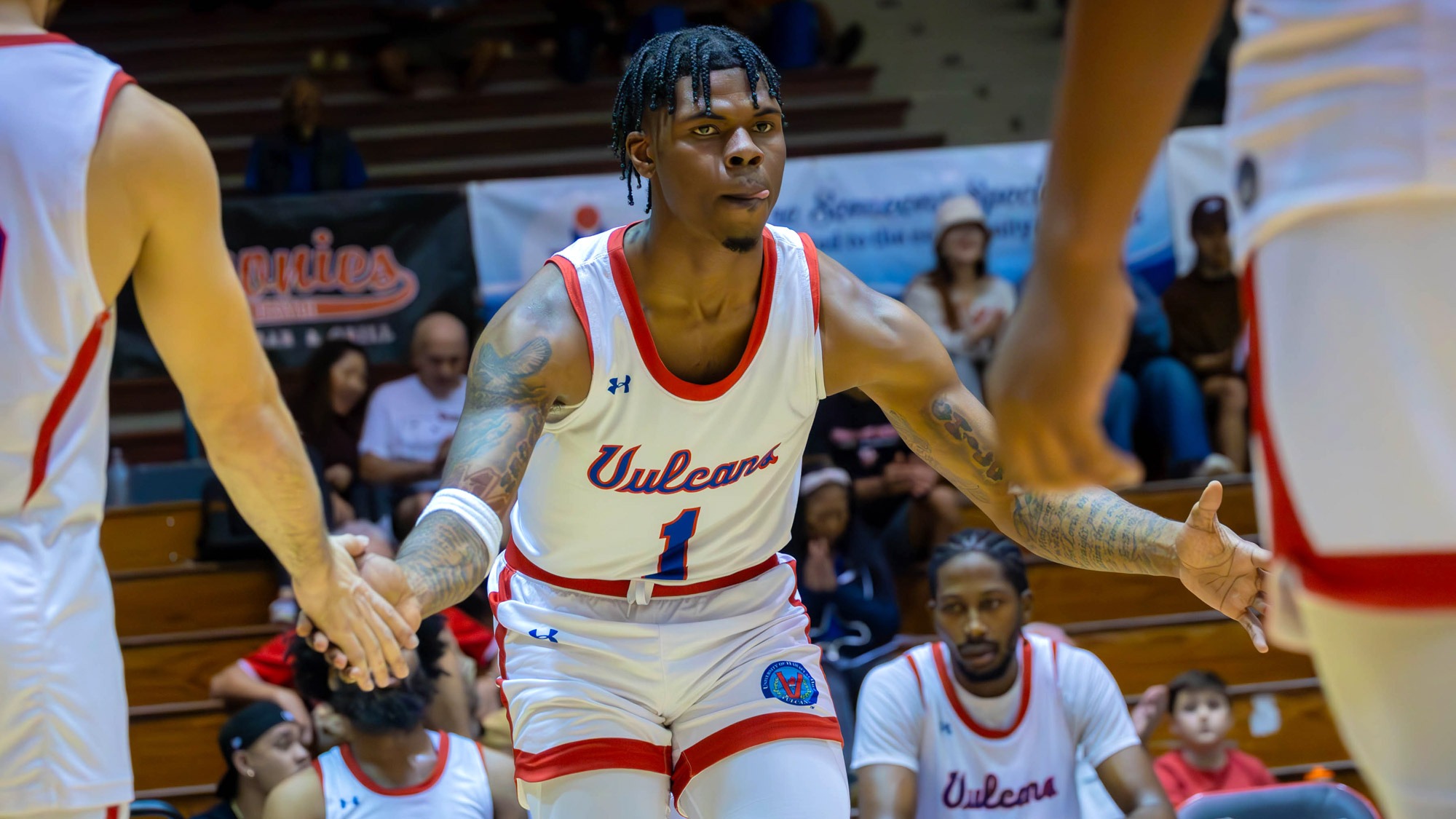 Carlos Ramsey Jr. - Men's Basketball - Hawai'i Hilo Vulcans Athletics