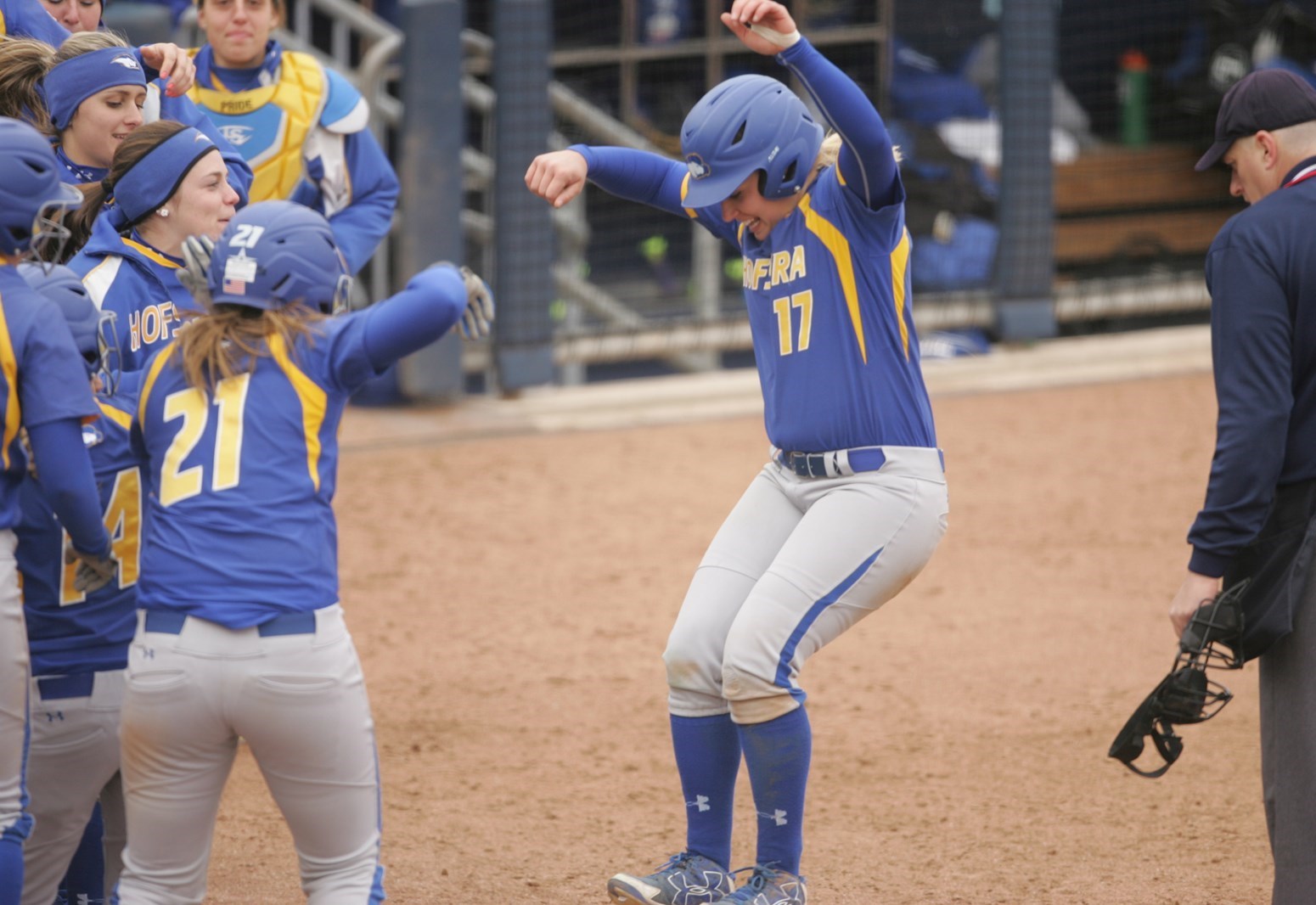 Michaela Transue - Softball - Hofstra University Athletics