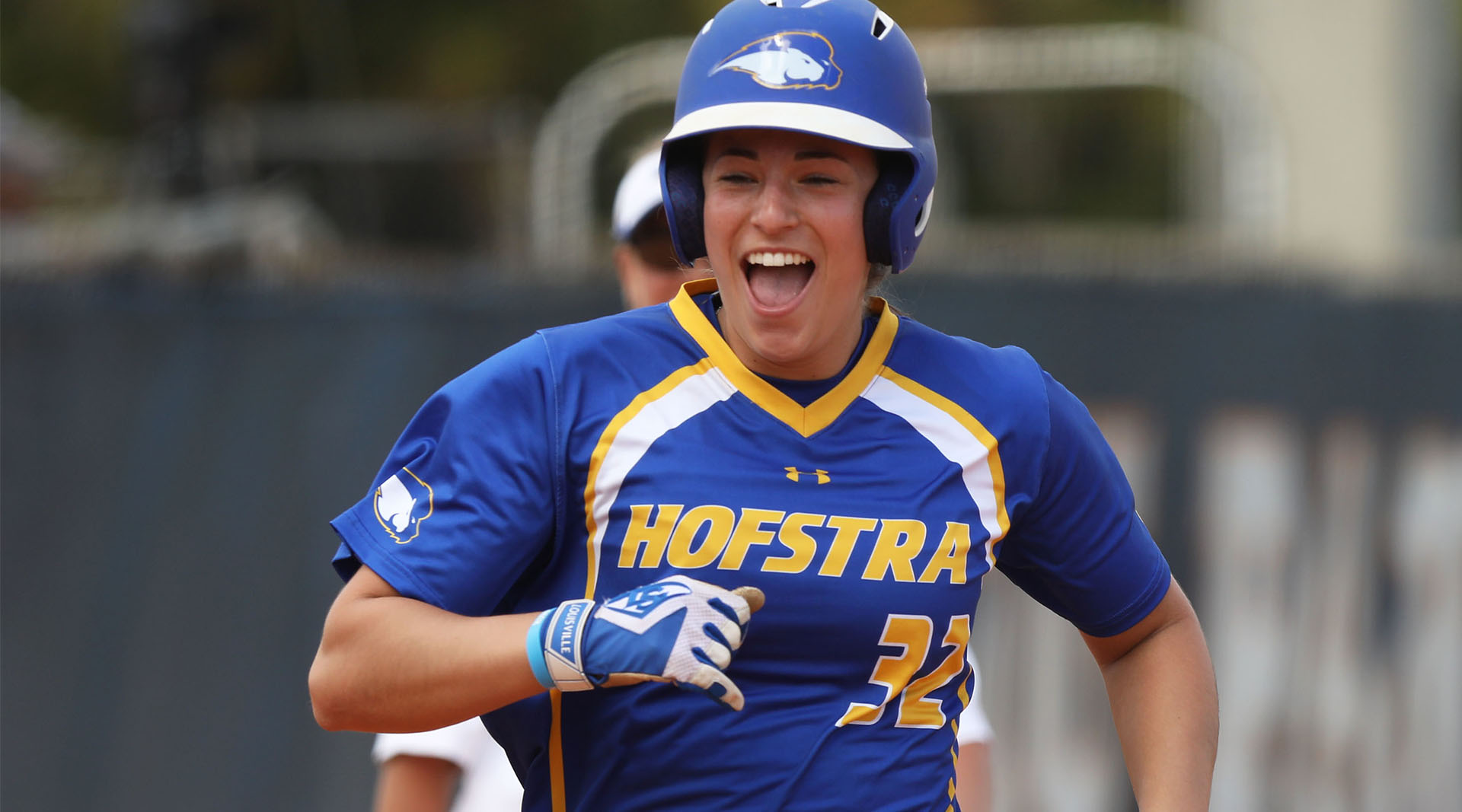Sarah Edwards - Softball - Hofstra University Athletics