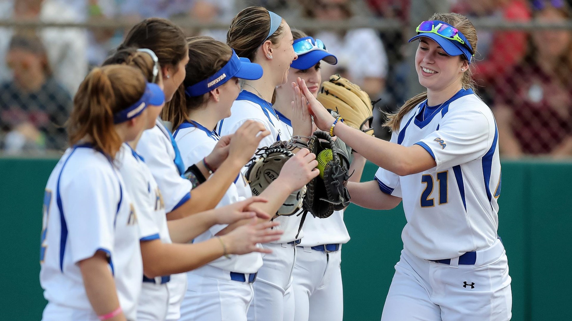Angelina Ioppolo - Softball - Hofstra University Athletics