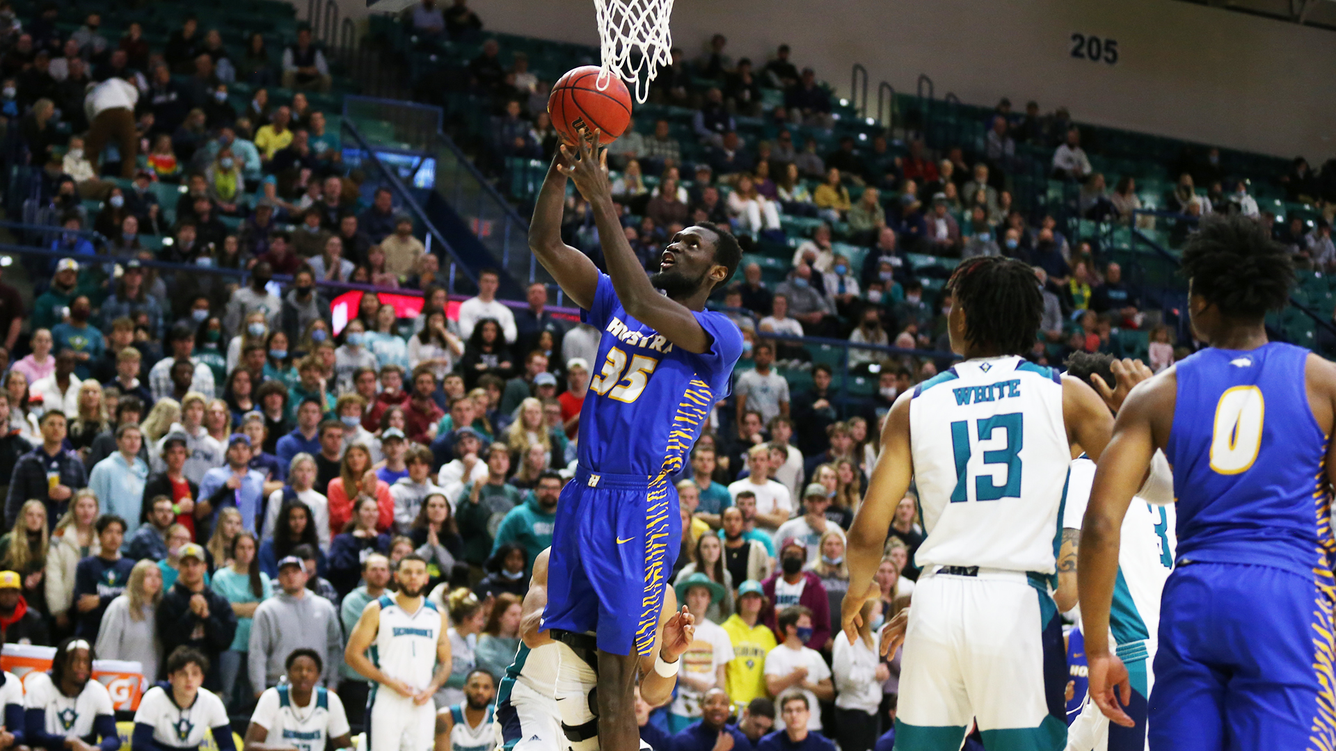 Abayomi Iyiola - Men's Basketball - Hofstra University Athletics