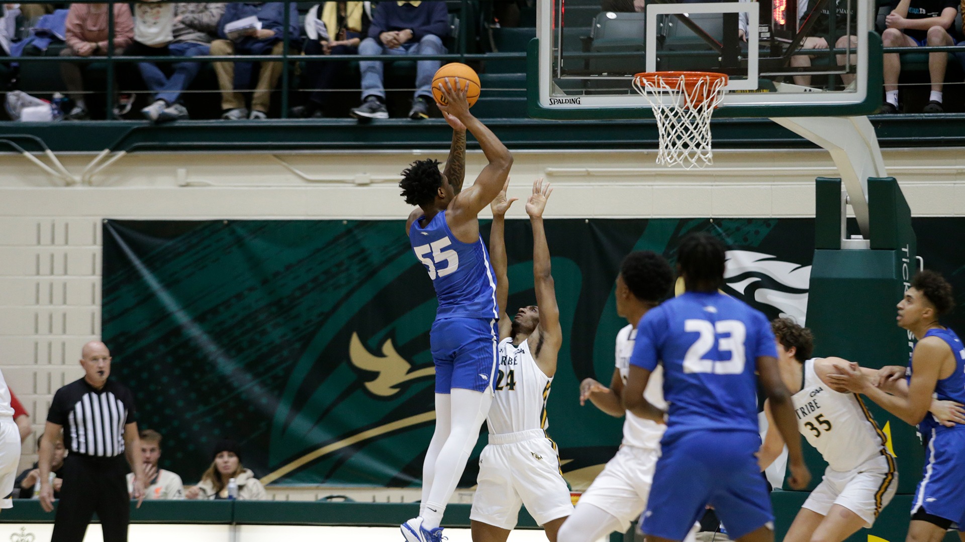 Estrada And Thomas Score 20 and Pride Blocks 12 In Road Win - Hofstra ...