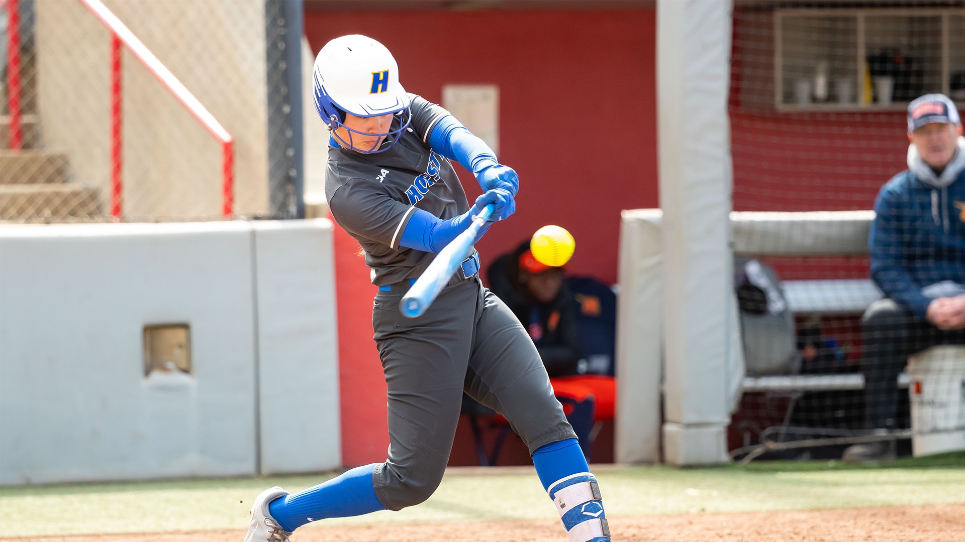 Aliya Catanzarita - Softball - Hofstra University Athletics