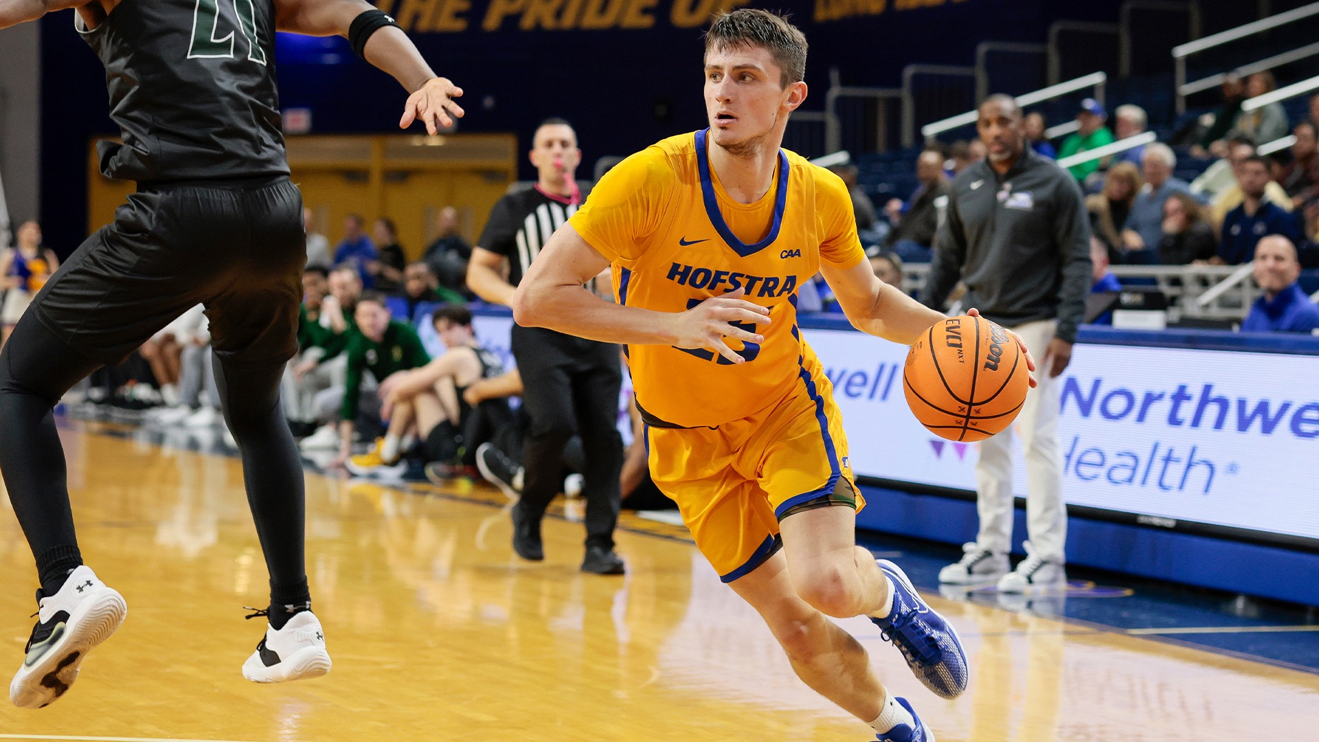 Hofstra Cruises To Fourth Consecutive Victory - Hofstra University ...