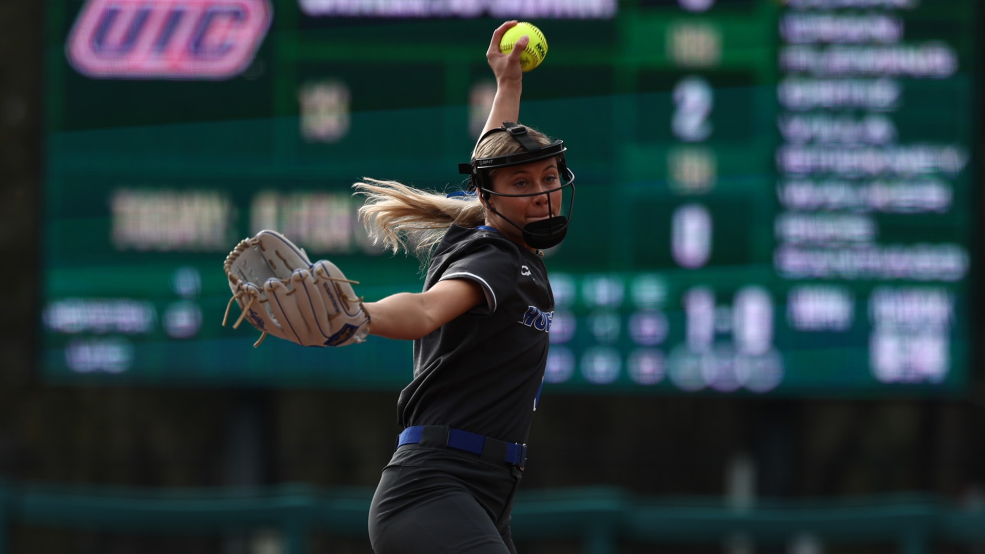 Julia Apsel - Softball - Hofstra University Athletics
