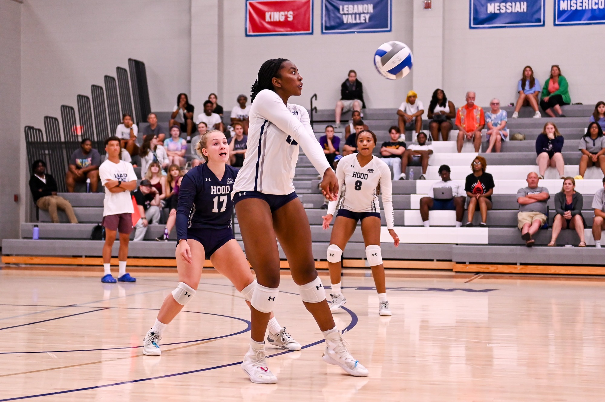 Women’s volleyball sweeps Albright - Hood College