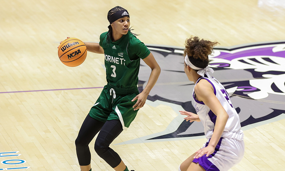 WOMEN'S BASKETBALL HAS WIN STREAK COME TO END AFTER LATE THREE FROM ...