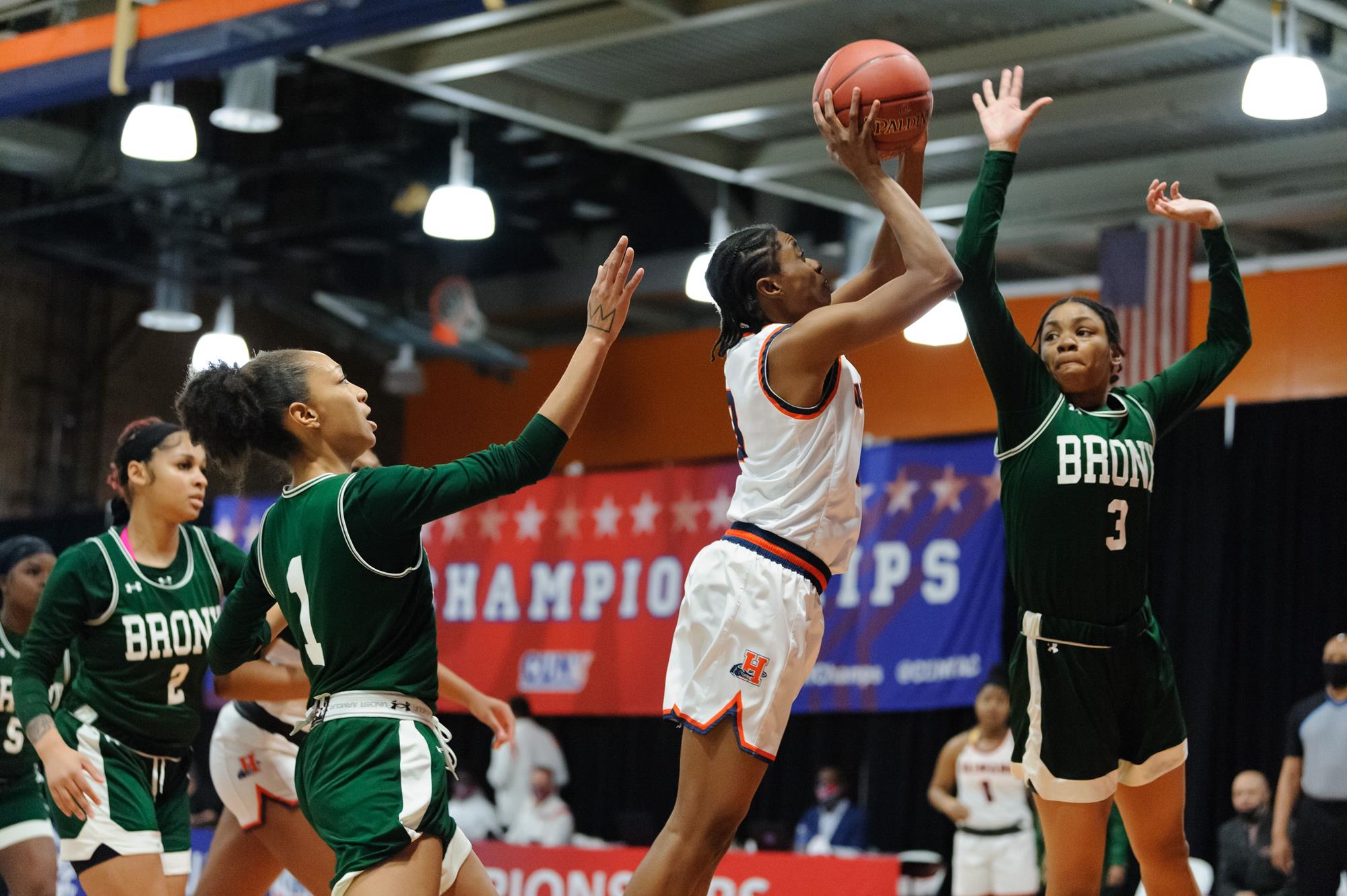 Women's Basketball Opens Season With Win Over Broncos - Hostos Community College Athletics