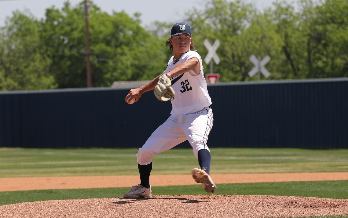 Jackets Split DH Versus Lobos - Howard Payne University Athletics
