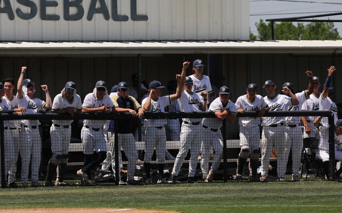 Yellow Jackets With Comeback Victory - Howard Payne University Athletics