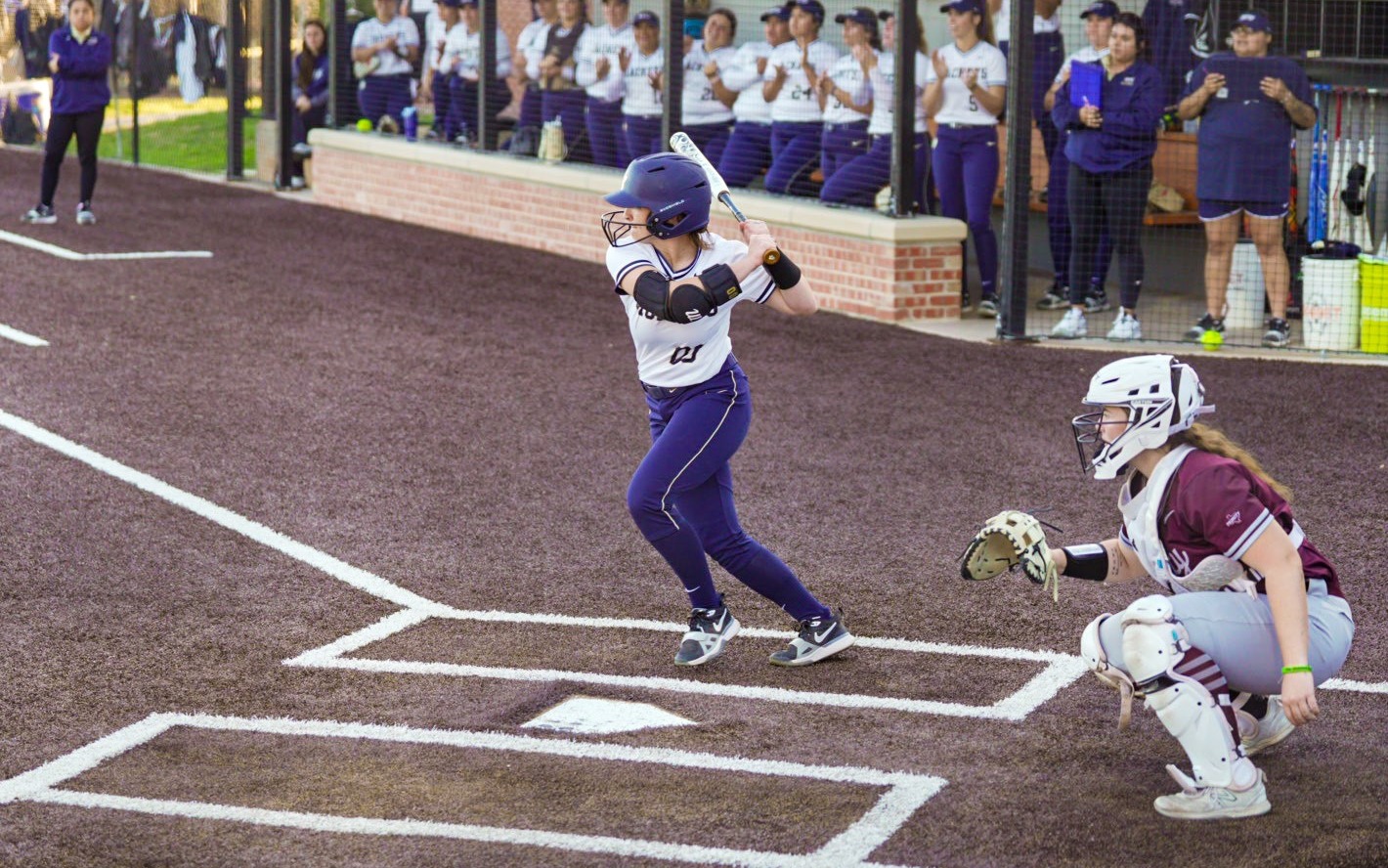 Softball Drops Double-Header At Trinity - Howard Payne University Athletics