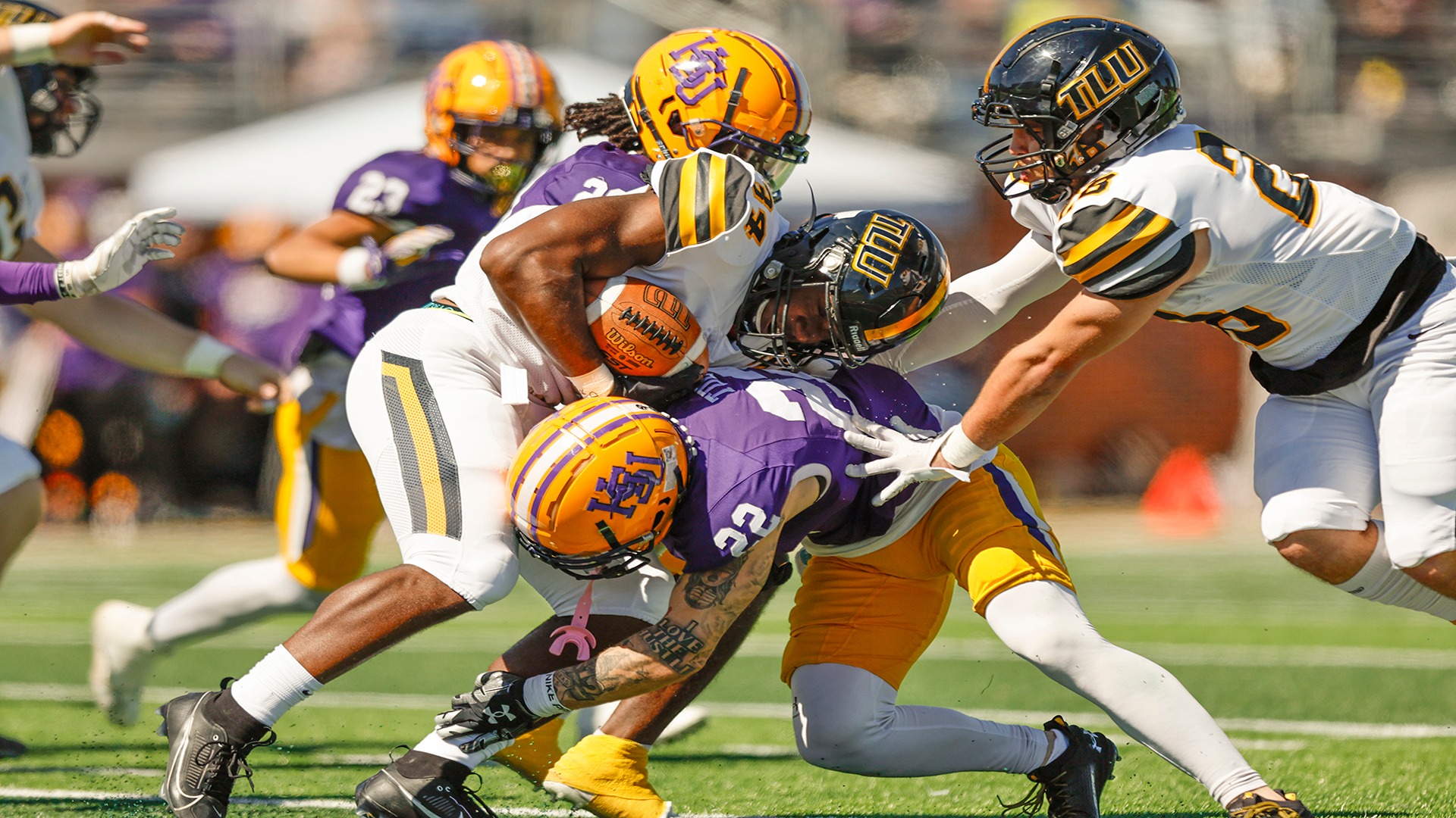 Cowboys Hold Off Bulldogs For Homecoming Win - Hardin-Simmons University