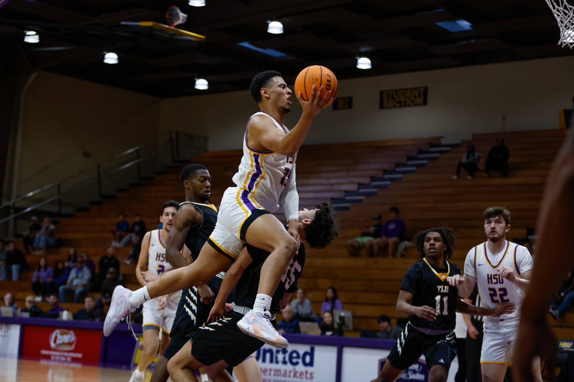 Cowboys Stun ETBU with 18-Point Comeback 71-69 - Hardin-Simmons University