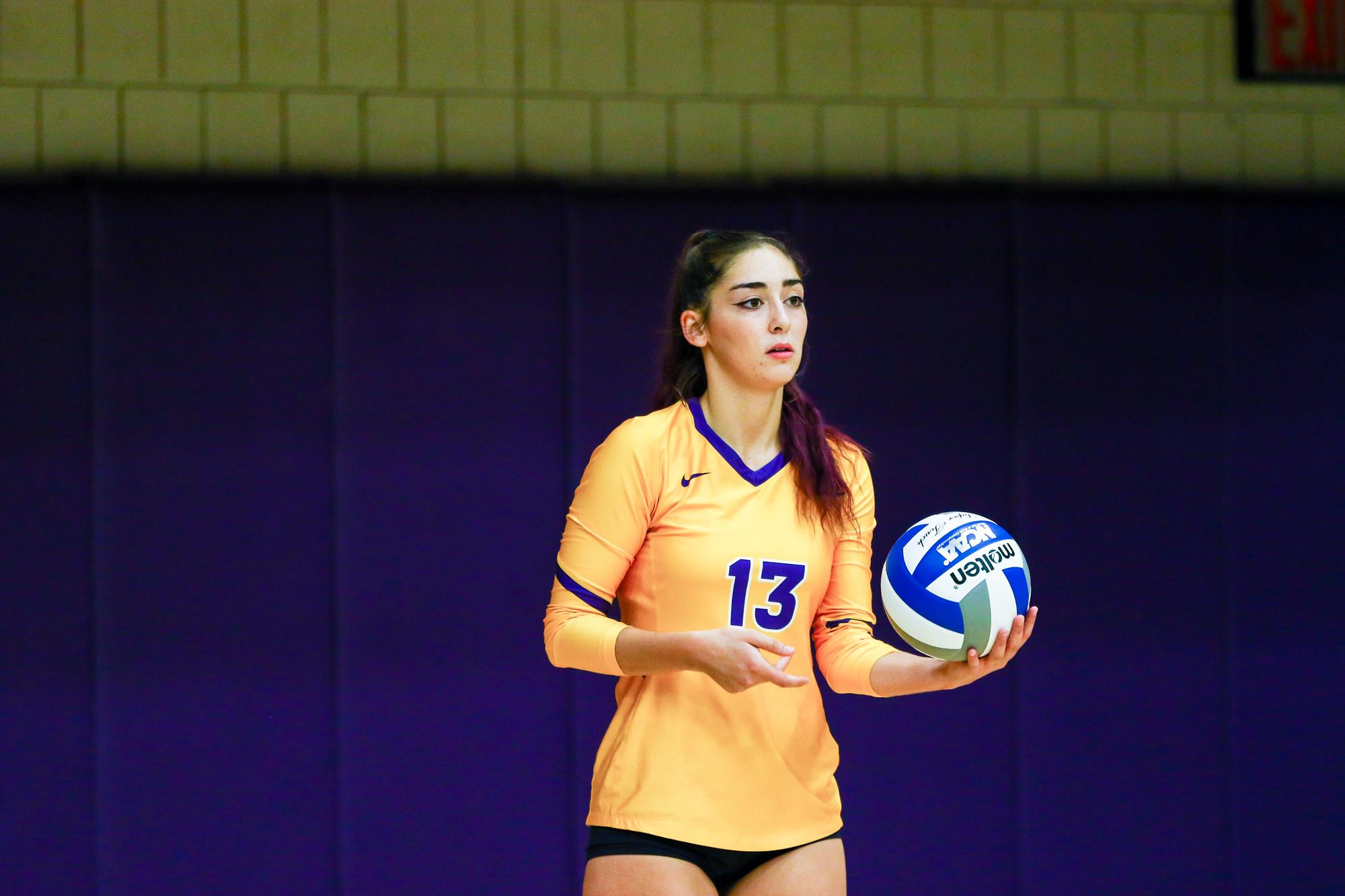 Isabelle Lawrence - 2019 - Women's Volleyball - Hunter College Athletics