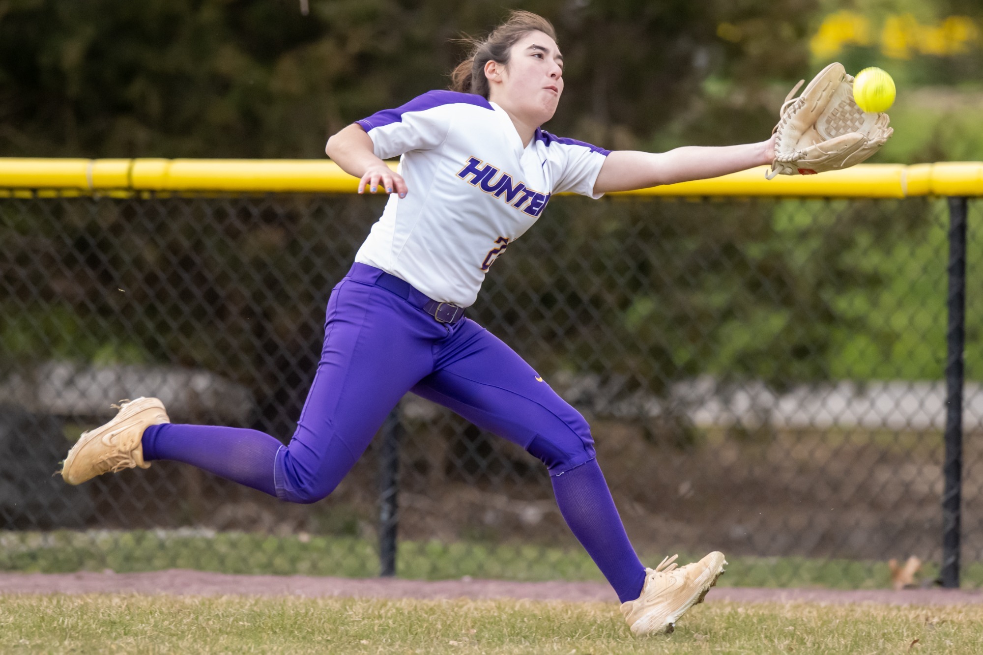 Softball Overwhelmed by MSMC - Hunter College Athletics
