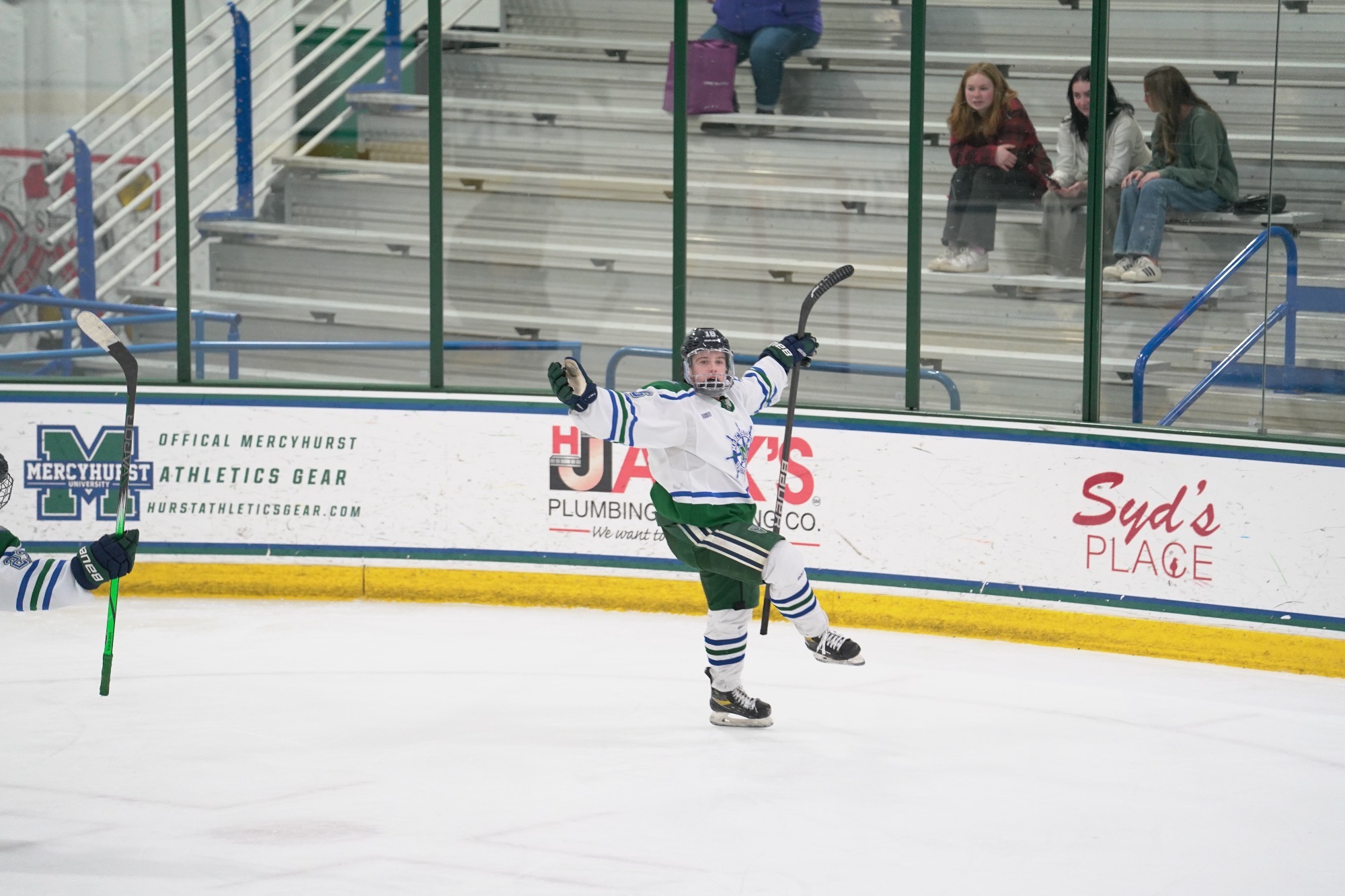 Men's AAU Drops Season Opener to SUNY Niagara - Mercyhurst University ...