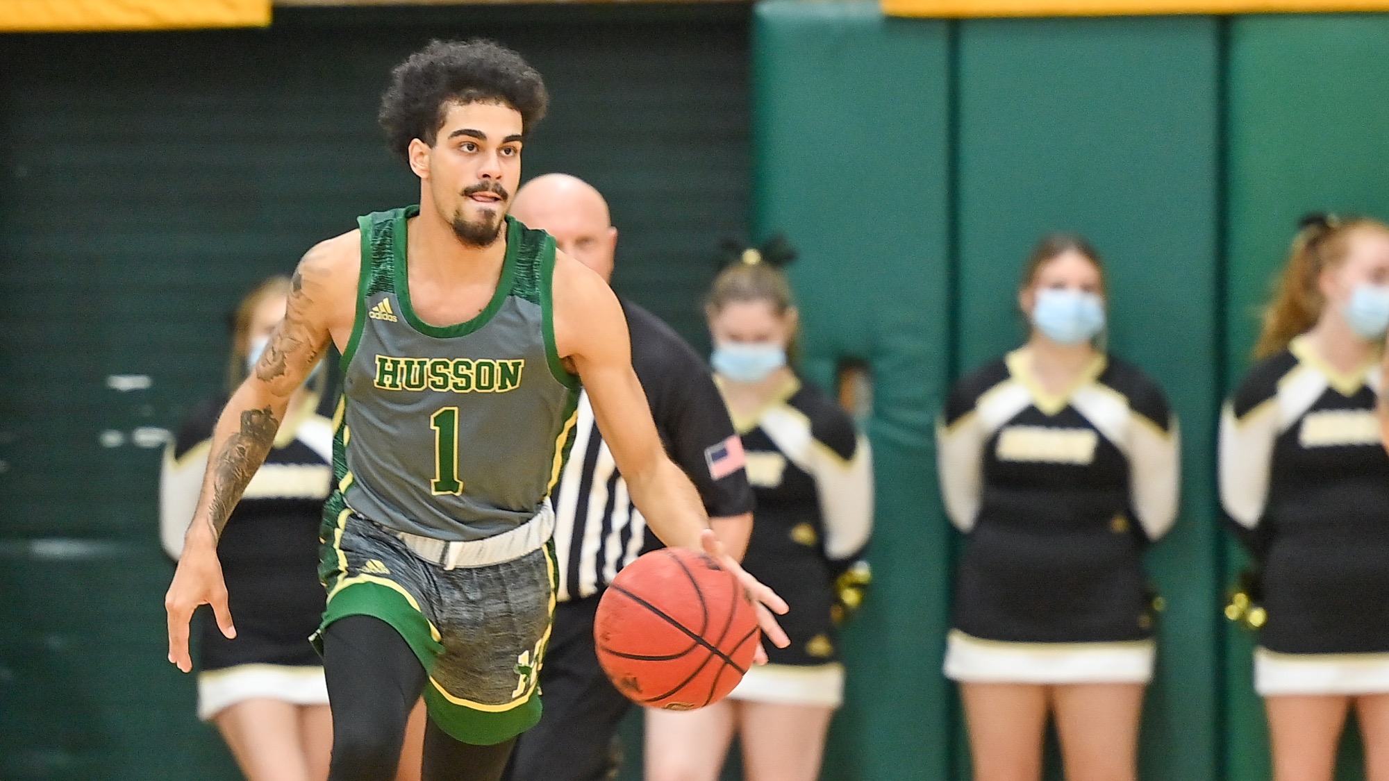 Men's basketball cruises past MIT in season opener - Husson University