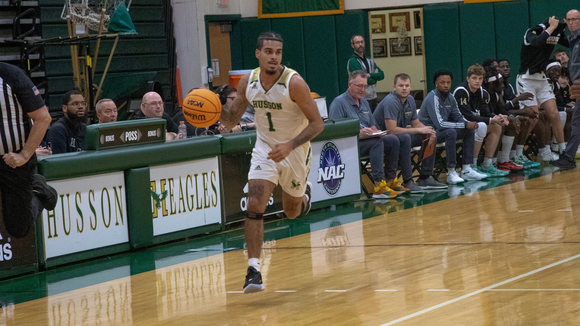 Neff’s 20-point outing, Moronta’s near triple-double lead men’s ...