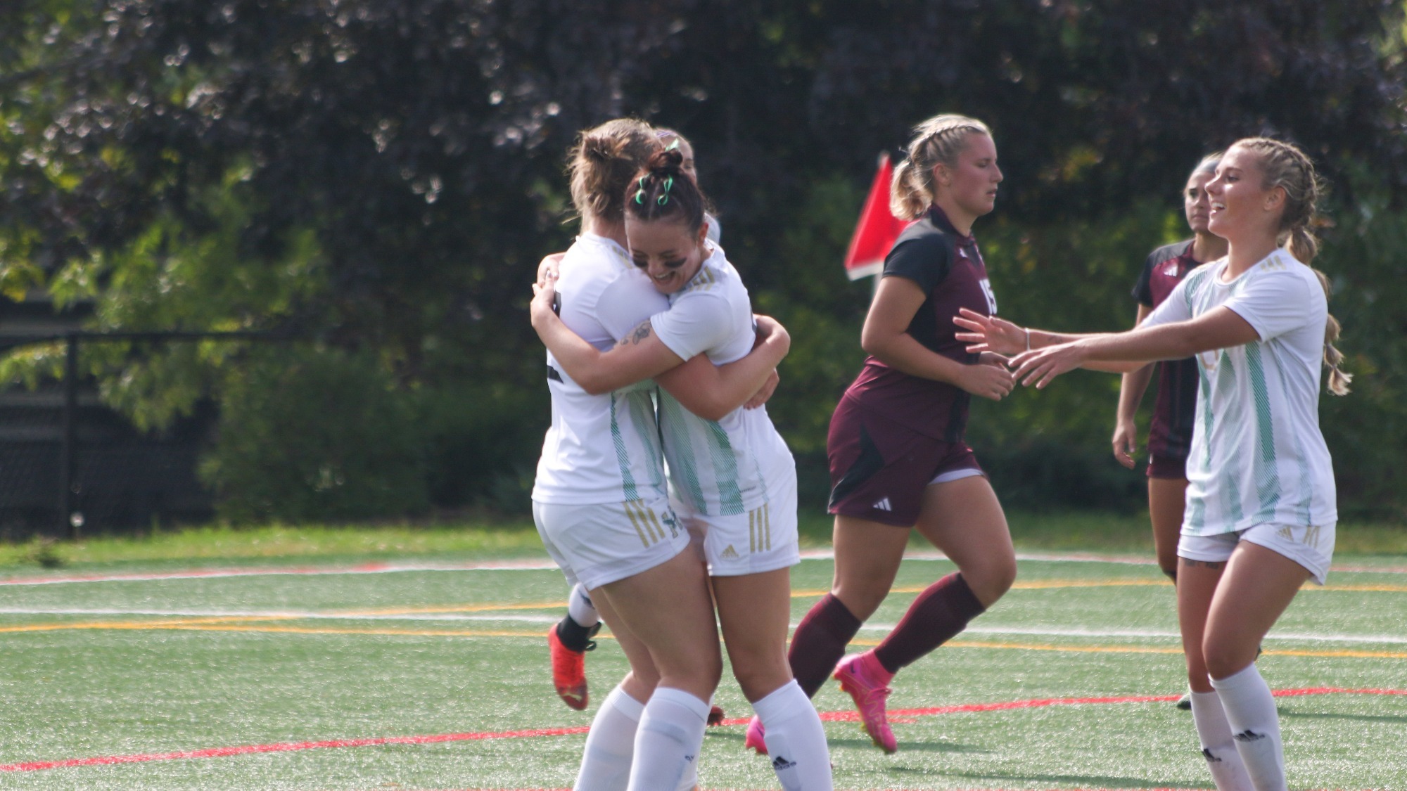 Laslie scores hat trick in women's soccer's homecoming victory over UMF ...