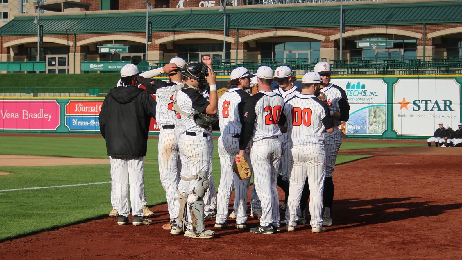 Baseball Splits with Lourdes on the Road - Indiana Tech Athletics
