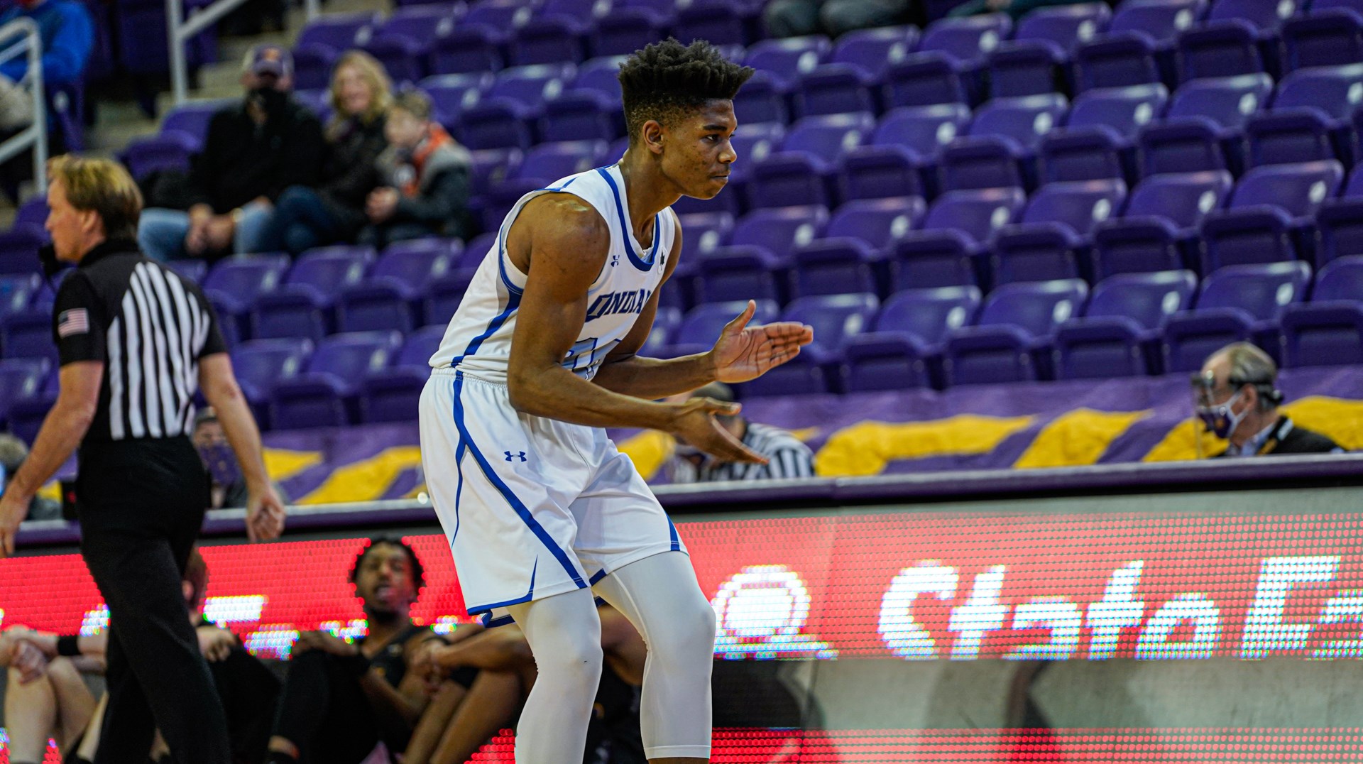 Julian Larry - Basketball - Indiana State University Athletics