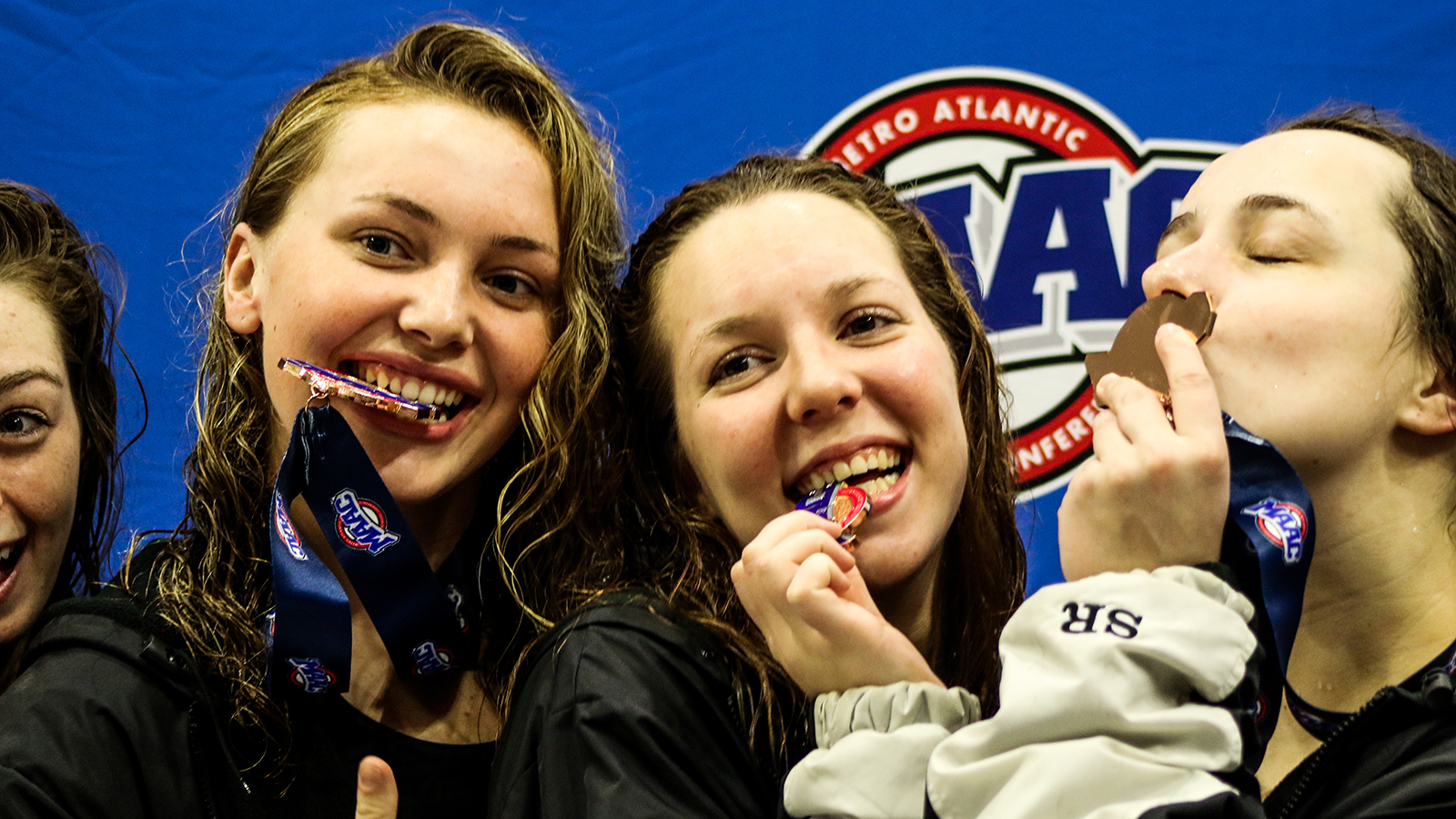 Isabella Nicholson - Women's Swimming & Diving - Iona University Athletics