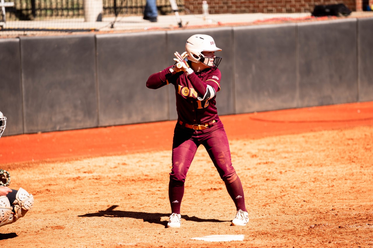 Jessica Chilcott - Softball - Iona University Athletics
