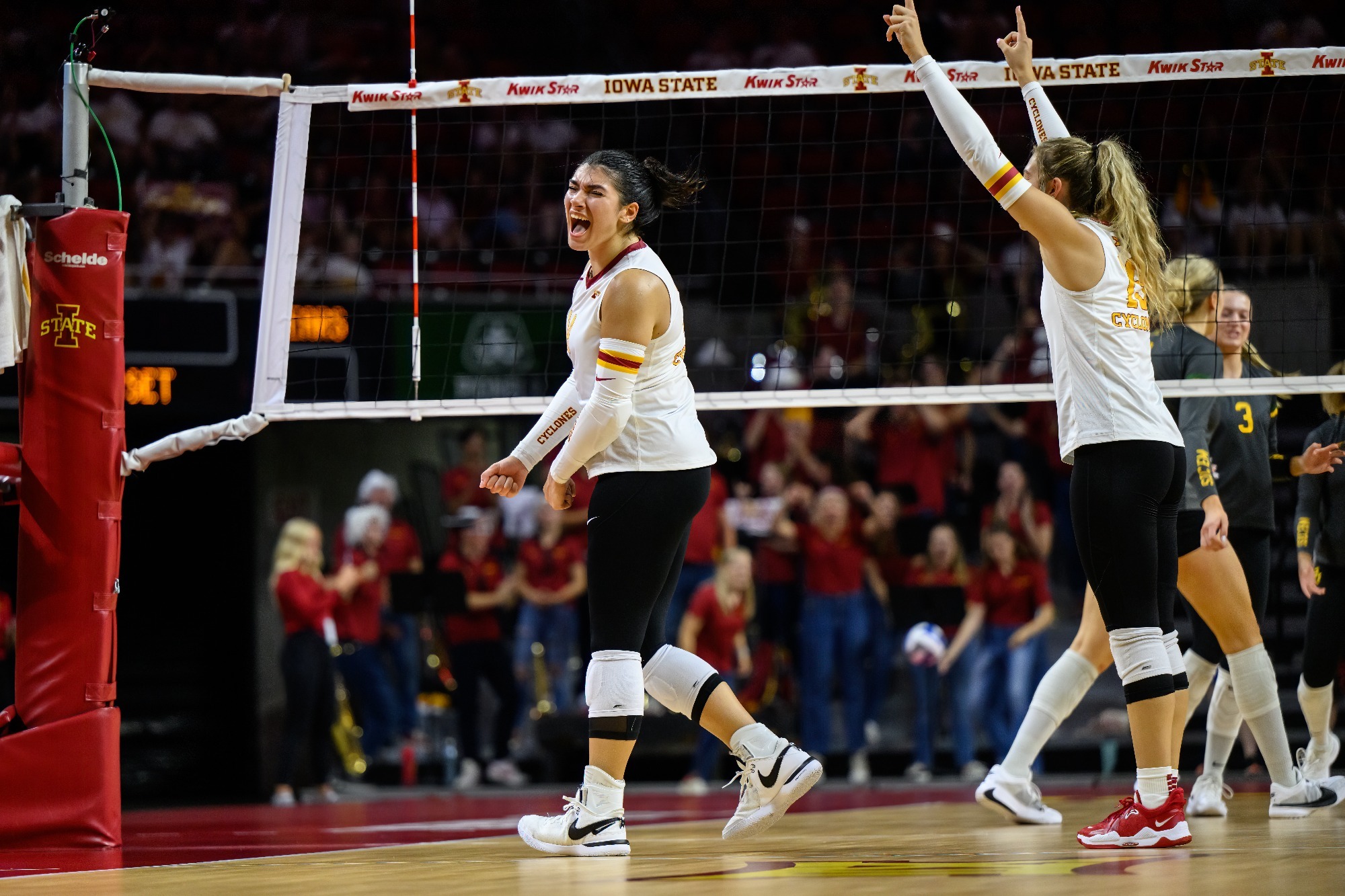 Nayeli Gonzalez - Volleyball - Iowa State University Athletics