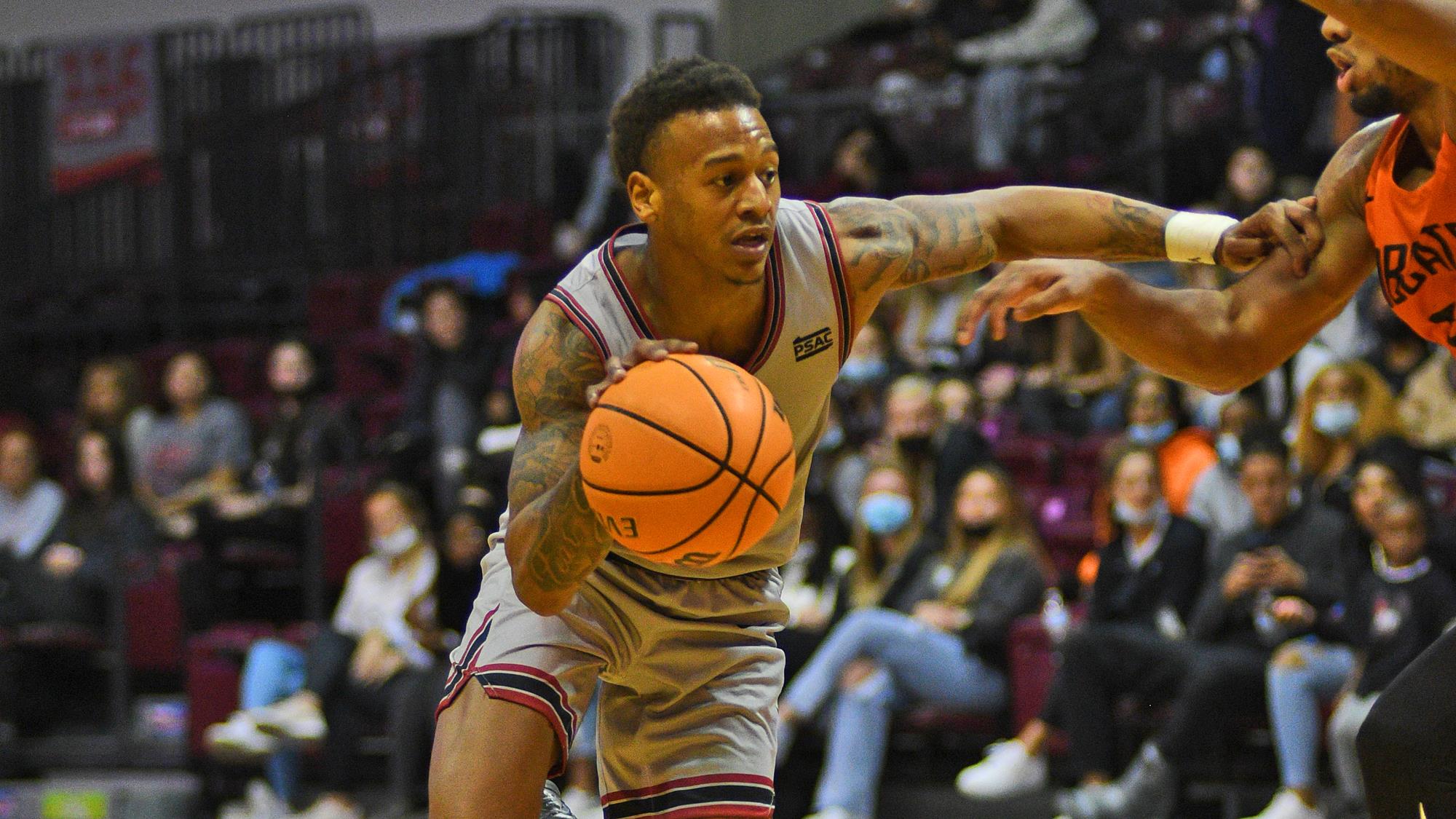 Foster scores 33, No. 7 Hawks continue to roll - Indiana University of ...