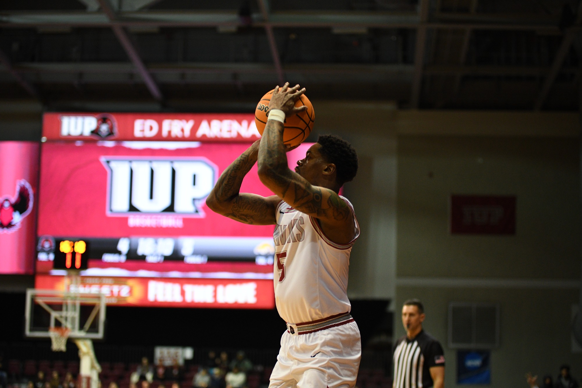 No. 3/2 IUP soars past Mansfield to open PSAC play - Indiana University ...