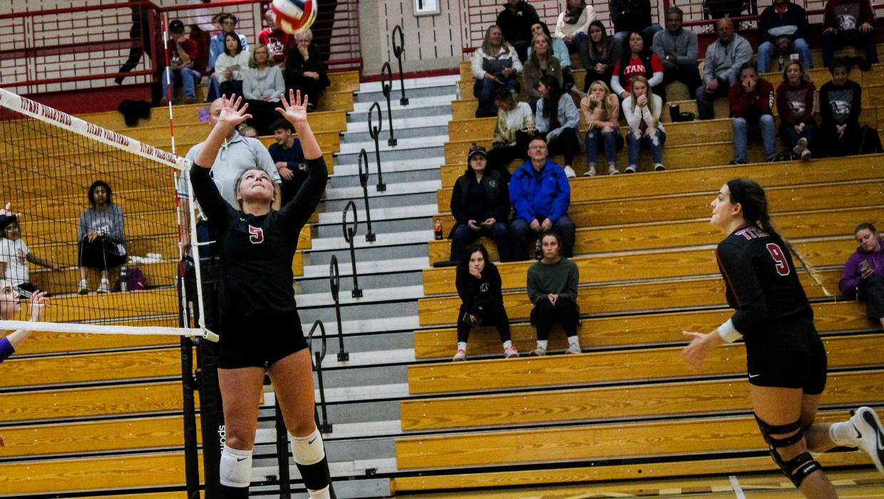 Powell records 1,000th digs as Titans sweep Jaguars - Indiana ...