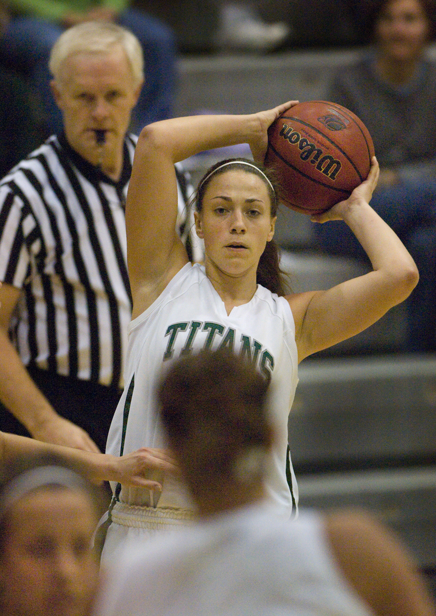 Karen Solari - 2011-12 - Women's Basketball - Illinois Wesleyan ...