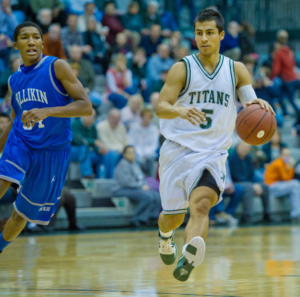 Eliud Gonzalez - 2011-12 - Men's Basketball - Illinois Wesleyan ...