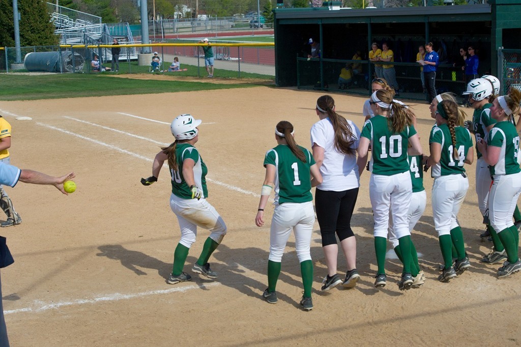 Danielle Burge - 2014 - Softball - Illinois Wesleyan University Athletics