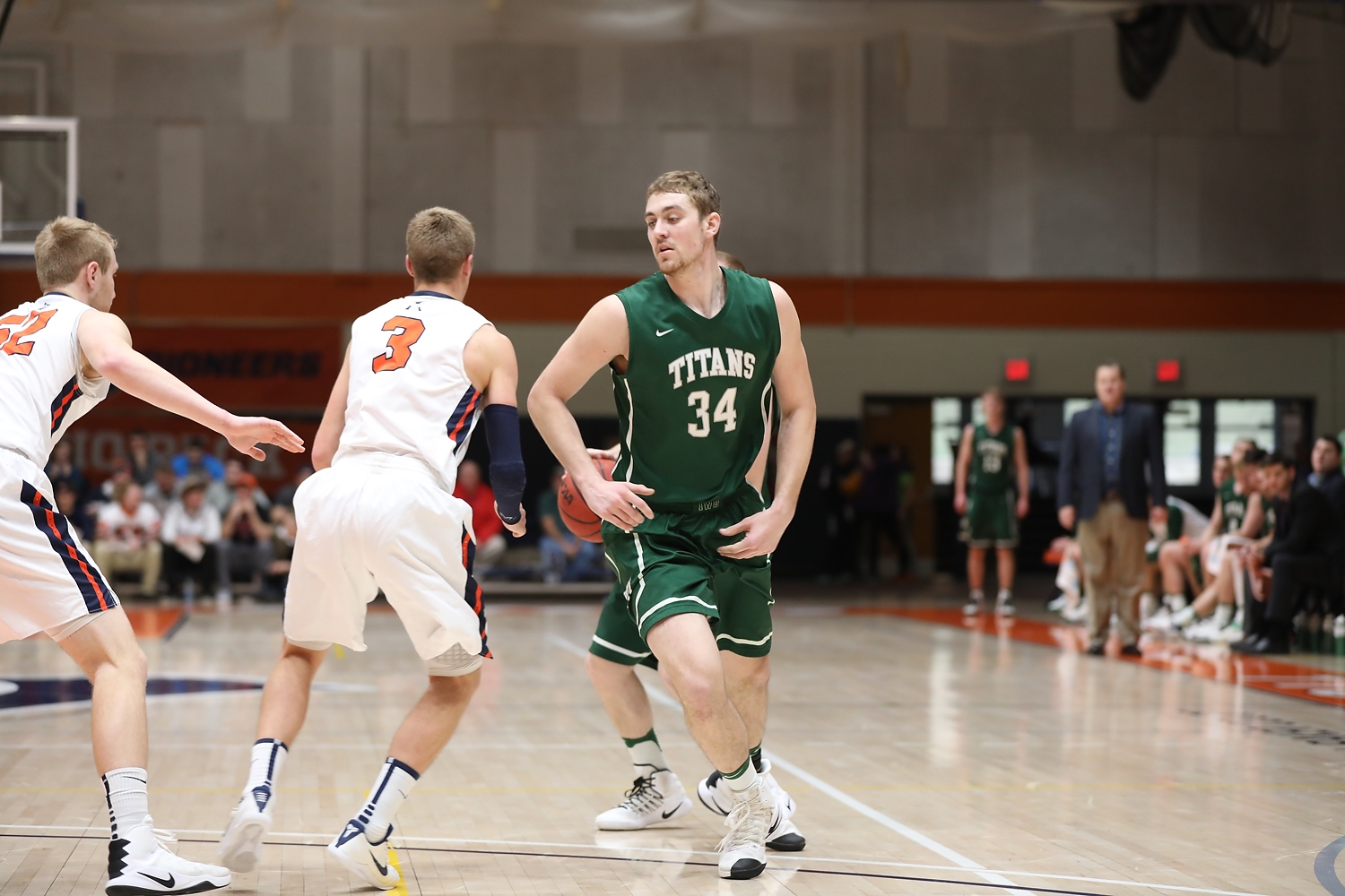 Tyler Burdine - 2017-18 - Men's Basketball - Illinois Wesleyan ...