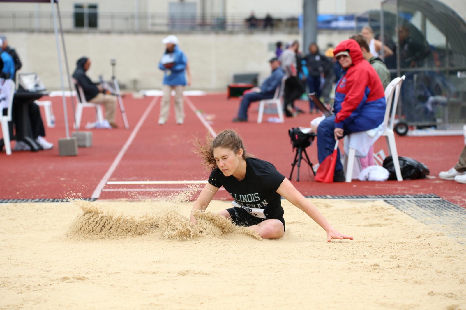 Amelia Glueck - 2017-18 - Women's Track and Field - Illinois Wesleyan ...
