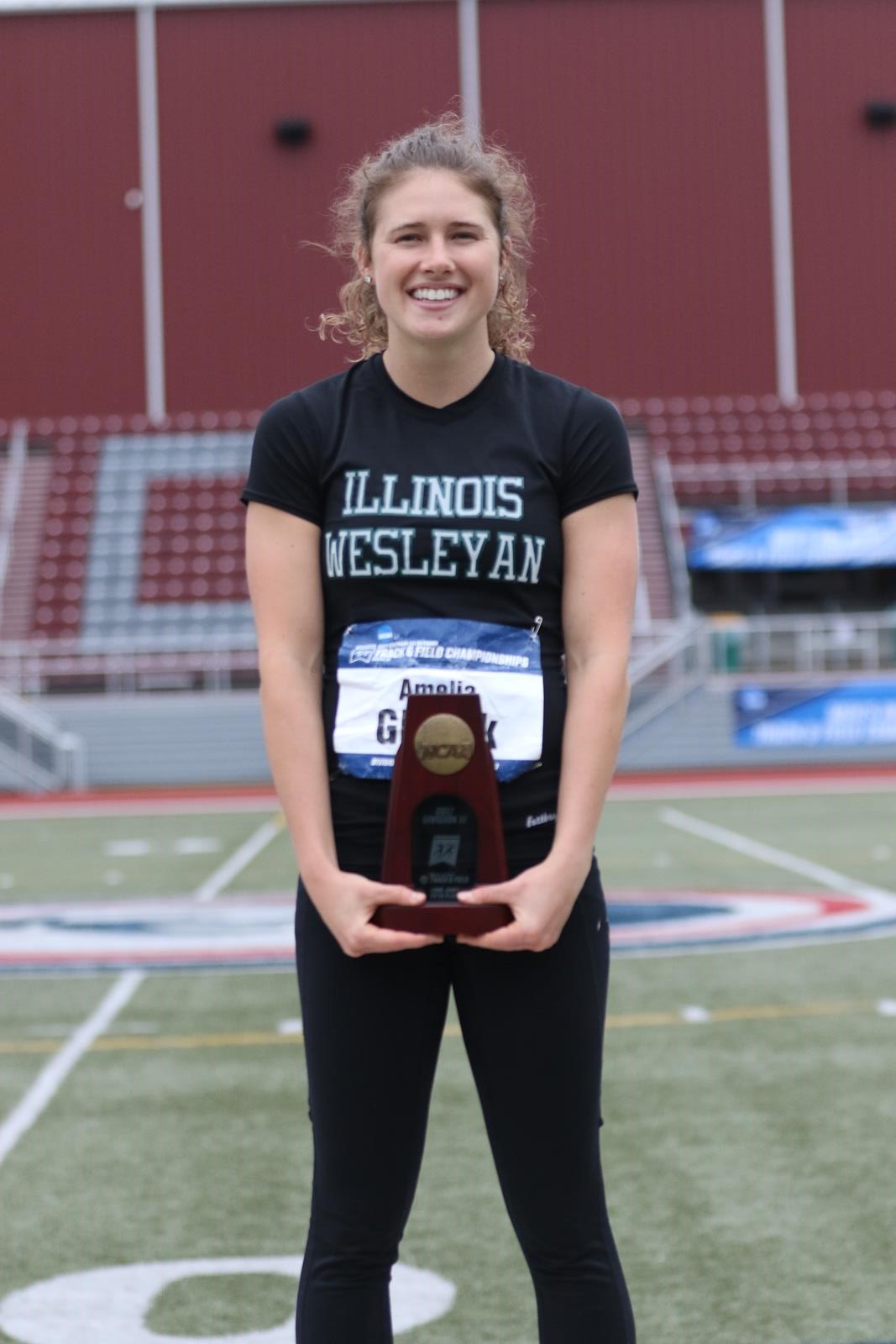 Amelia Glueck - 2017-18 - Women's Track and Field - Illinois Wesleyan ...