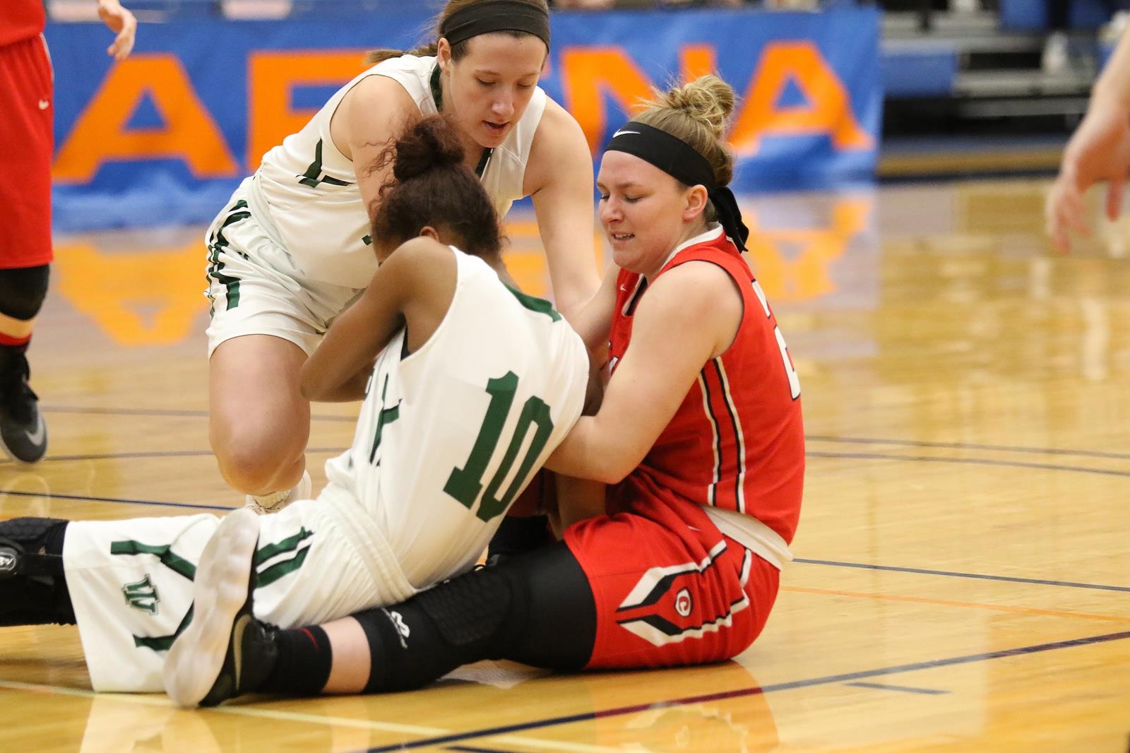 Raven Hughes - 2018-19 - Women's Basketball - Illinois Wesleyan ...