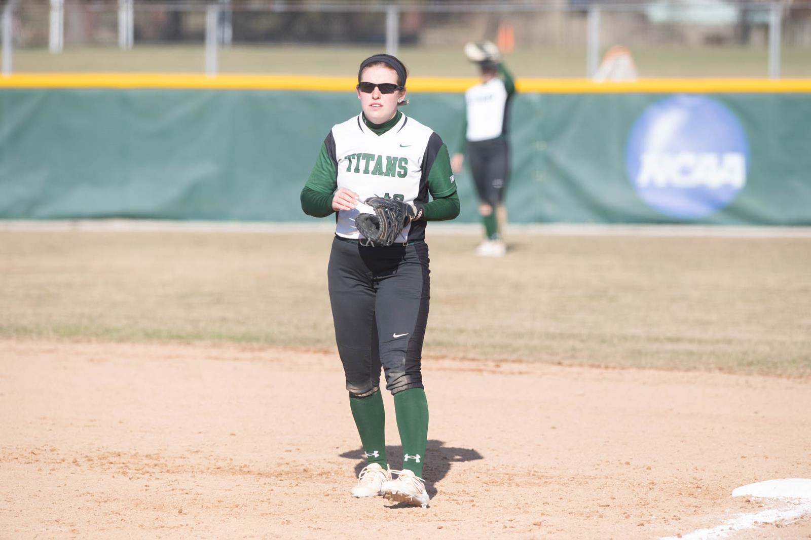 Kara Bischoff - 2020 - Softball - Illinois Wesleyan University Athletics